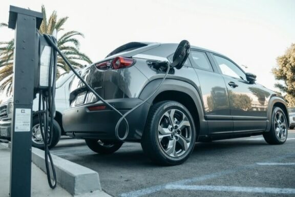 The Most Frequent Problems Encountered by Electric Car Owners